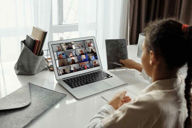 How to Get Free Laptops for Low Income [Easy Guide]