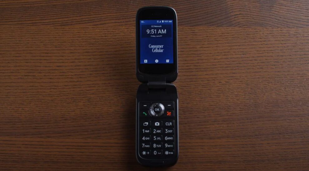 Top 5 Best Flip Cell Phones For Seniors: Claim Now! - World-Wire
